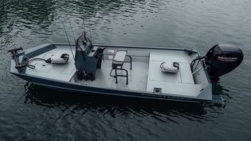 Crestliner 1870 Retriever FCC |18' Aluminum Tunnel Hull Fishing Boat